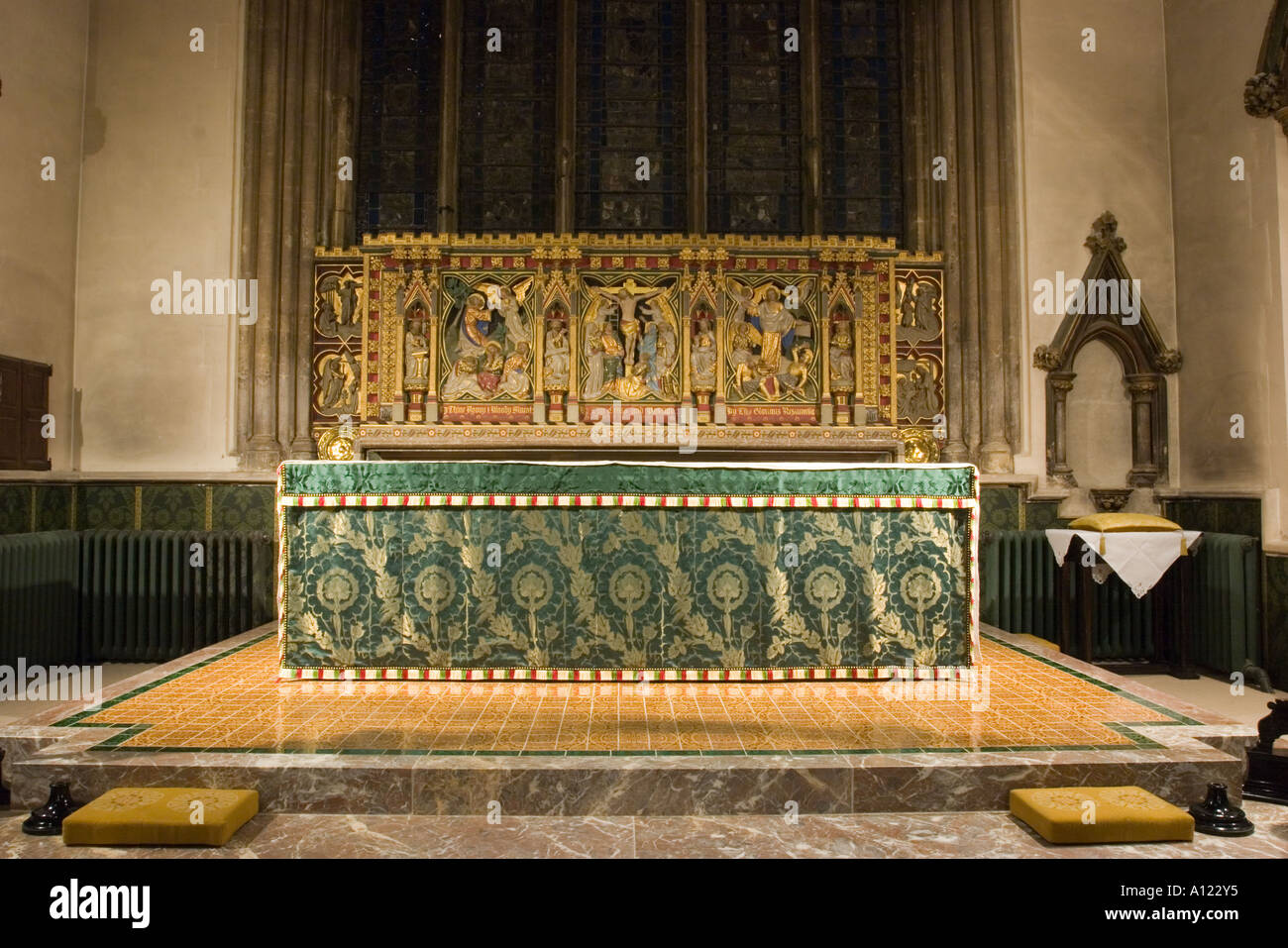 Altar cloth hi-res stock photography and images - Alamy