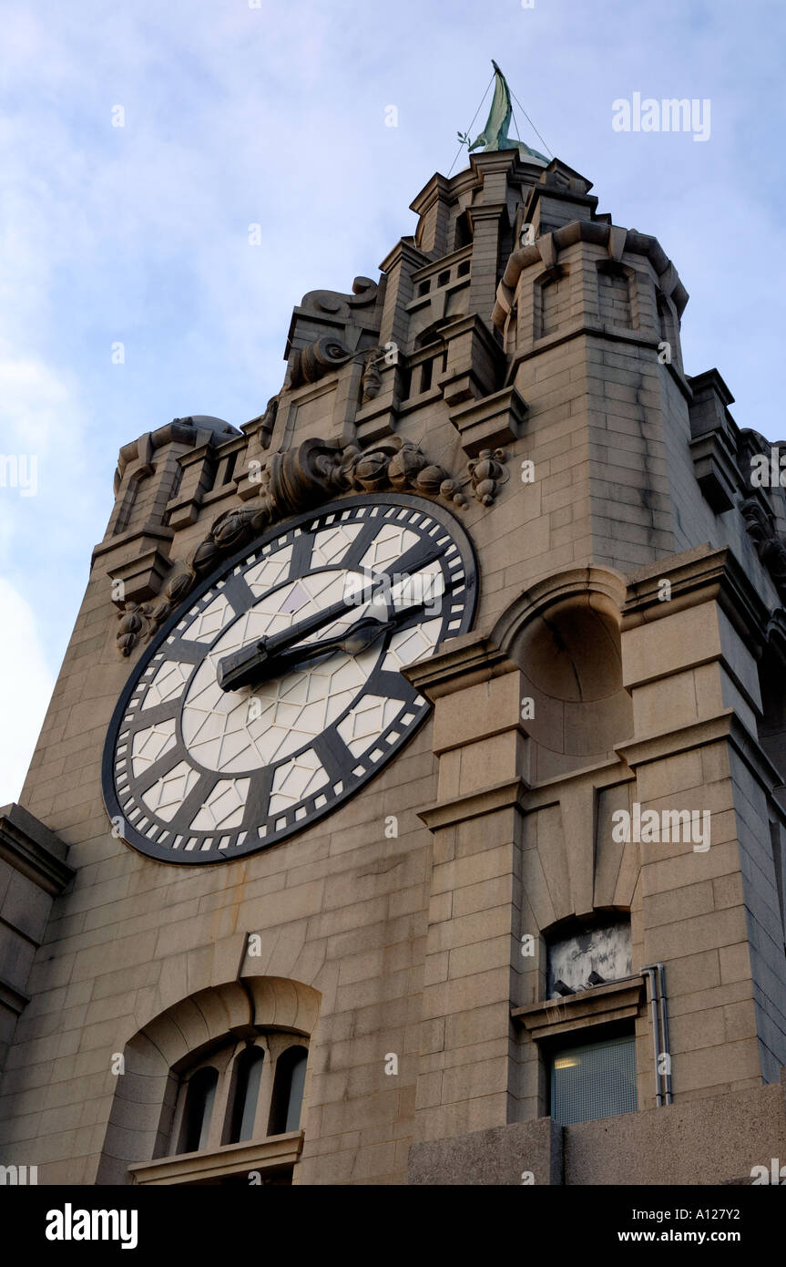 Liverpool building clock face hi-res stock photography and images - Alamy