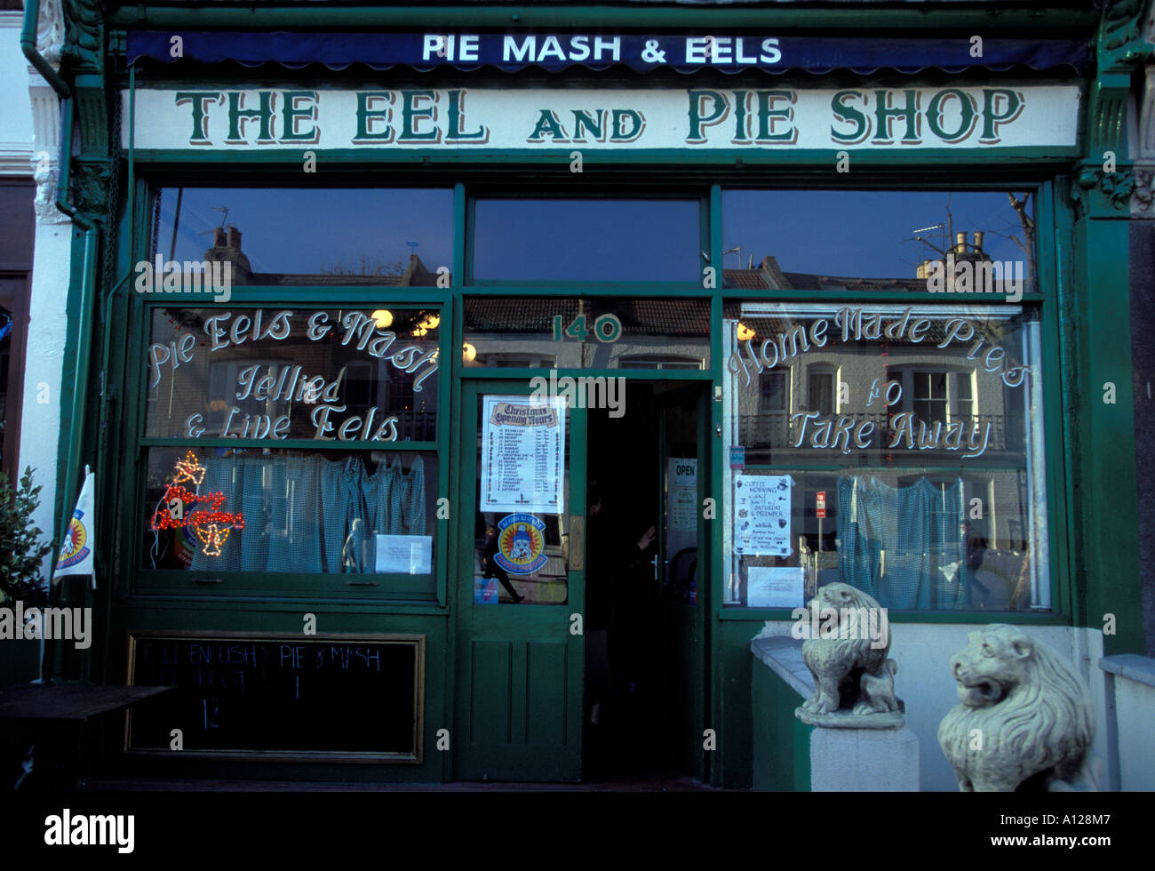 United Kingdom, London.Eel and Pie shop in Fulham Stock Photo - Alamy