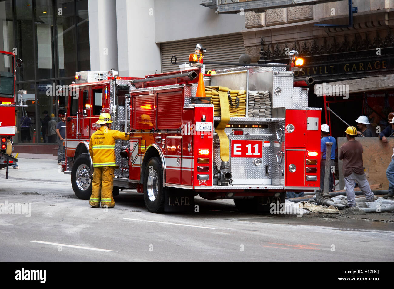 Firefighter in Los Angeles at work Stock Photo - Alamy