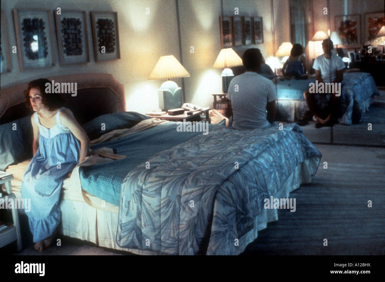Safe Year 1995 Director Todd Haynes Julianne Moore Xander Berkeley ...