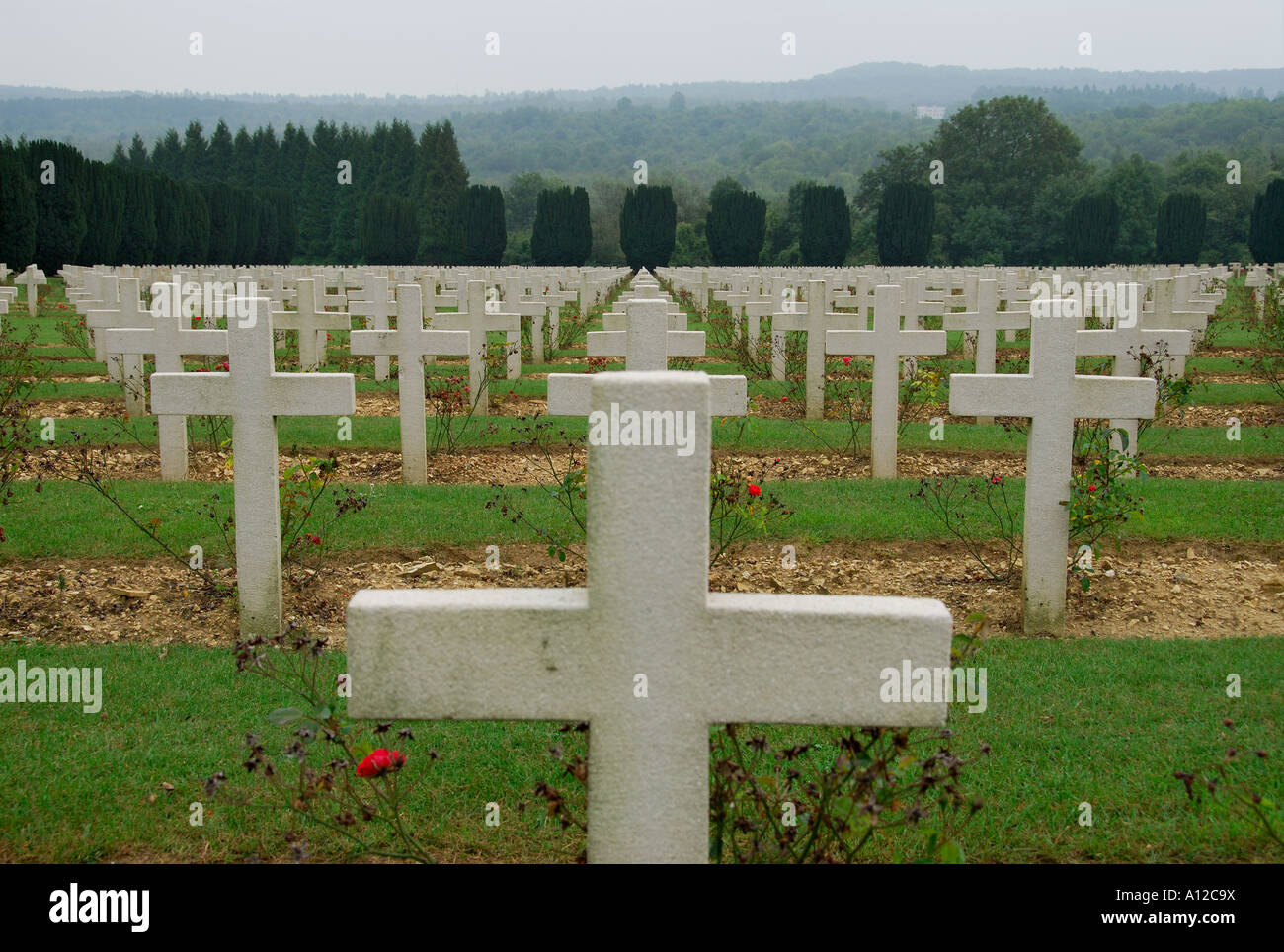 "Douaumont cemetery, 15,000 French and German WW1 soldiers graves ...