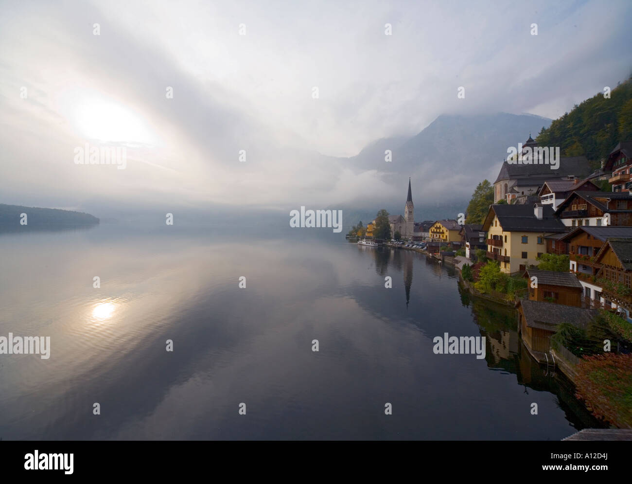 Town of Hallstatt on the Hallstatter See lake in Austria at moody light ...