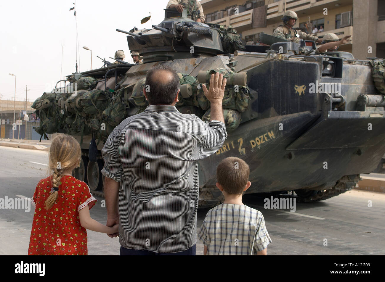 Iraq war april 2003 baghdad hi-res stock photography and images - Alamy