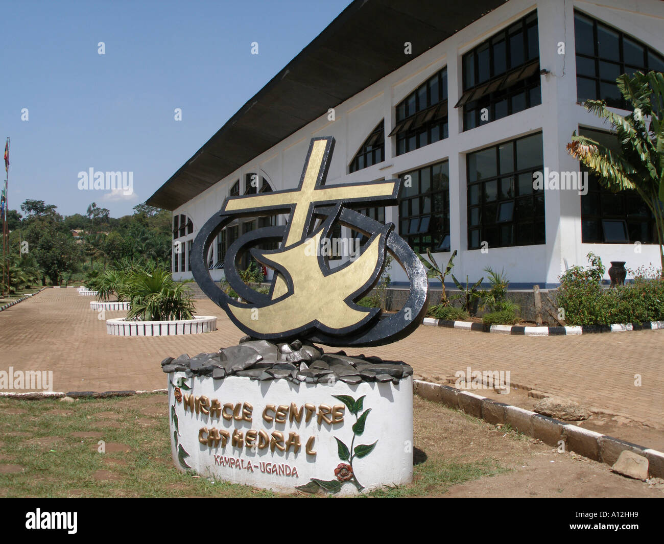 Miracle Centre Cathedral, 10000 seater pentecostal church in Kampala ...
