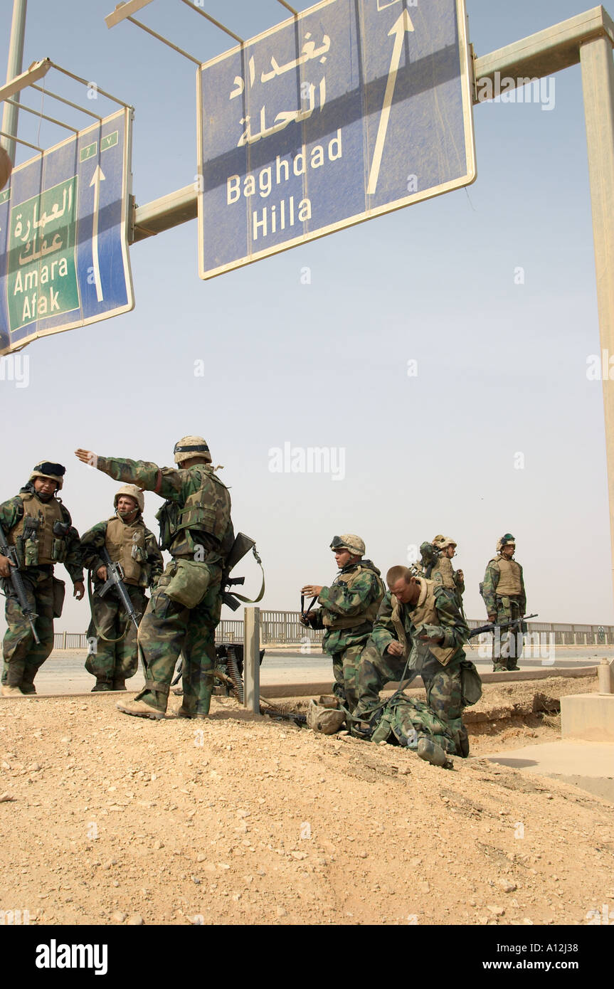 31 March 2003 past Ad Diwaniyah Iraq Marines from the 4th Batallion 3rd ...