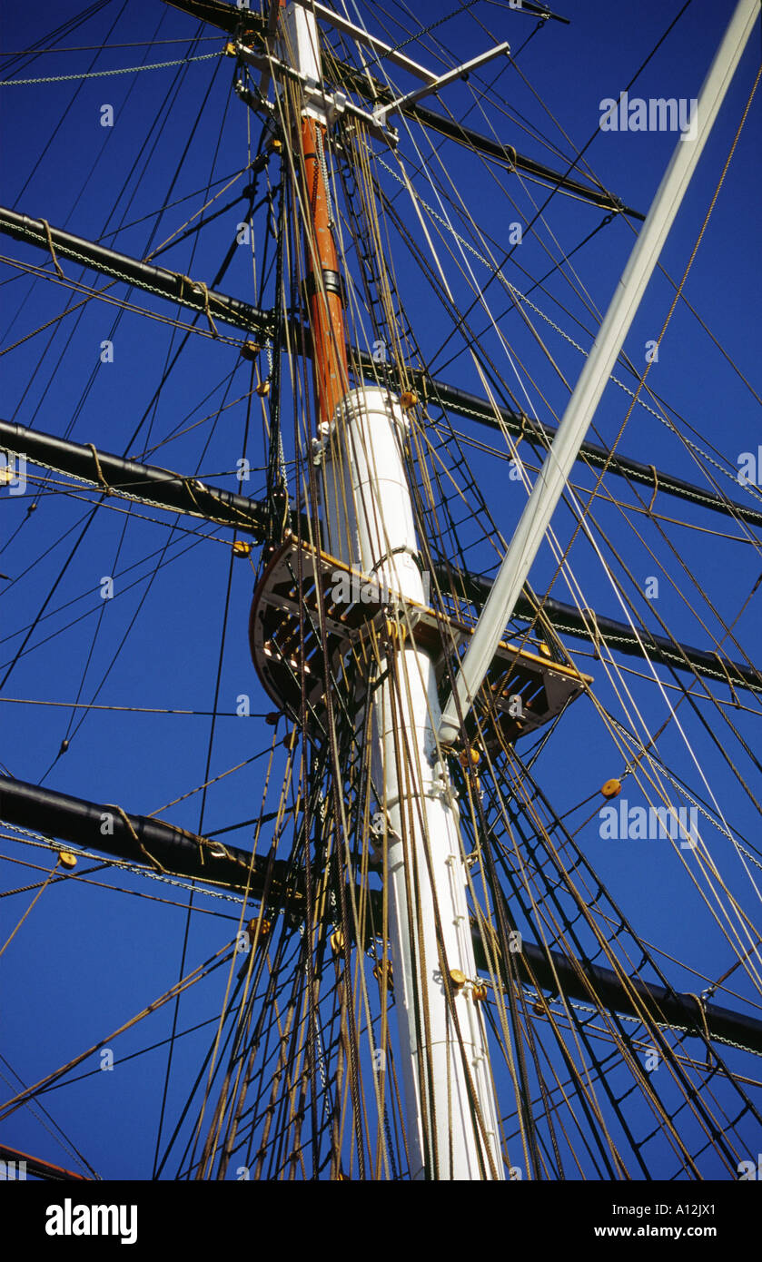Mast and rigging Stock Photo - Alamy