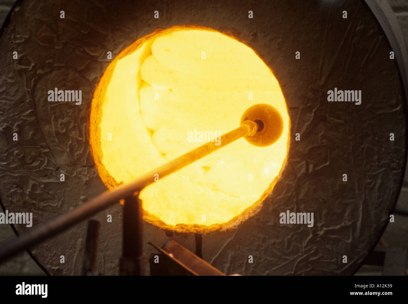 Techniques of glass blowing hi-res stock photography and images - Alamy