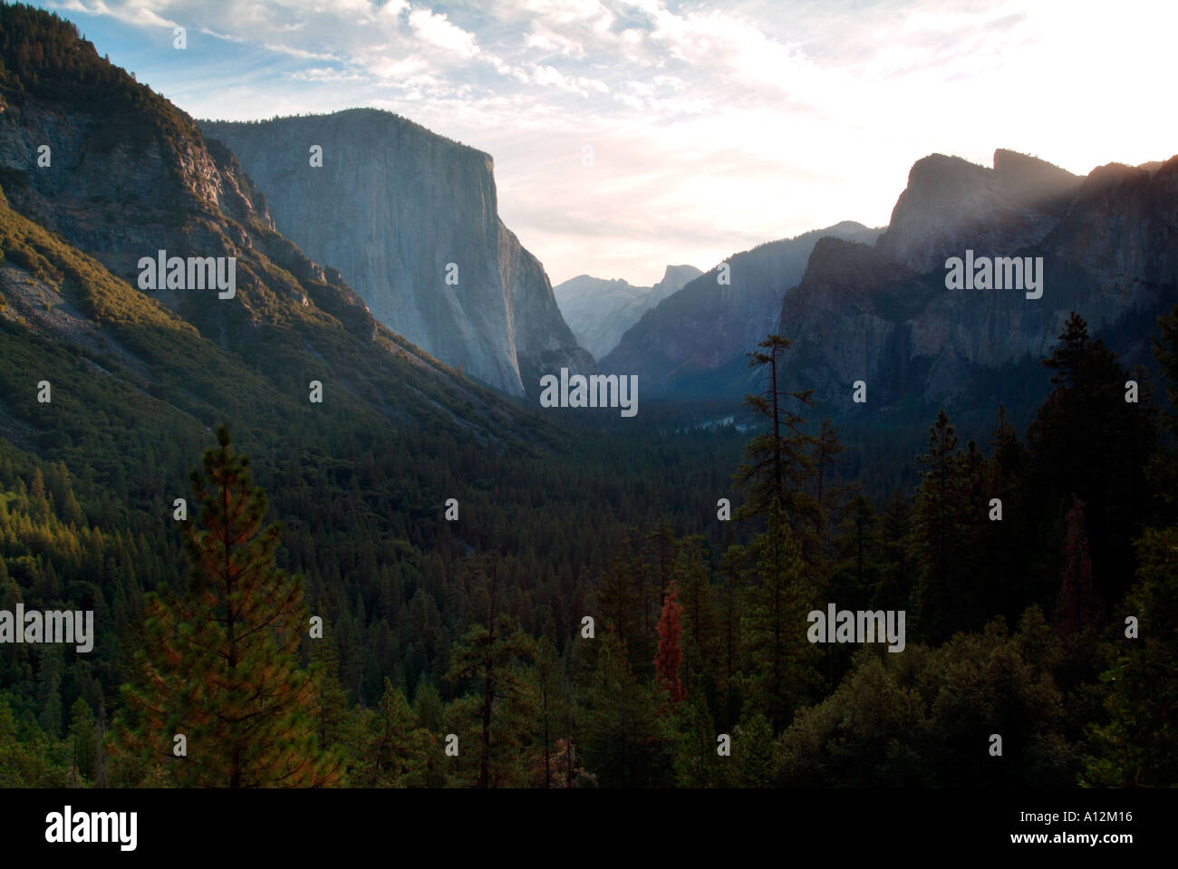Classic view yosemite valley hi-res stock photography and images - Alamy