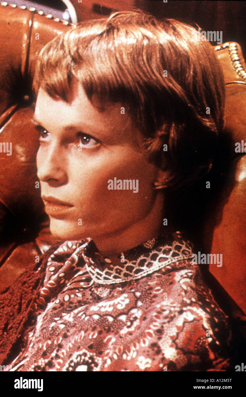 The Public Eye Year 1972 Director Carol Reed Mia Farrow Stock Photo - Alamy
