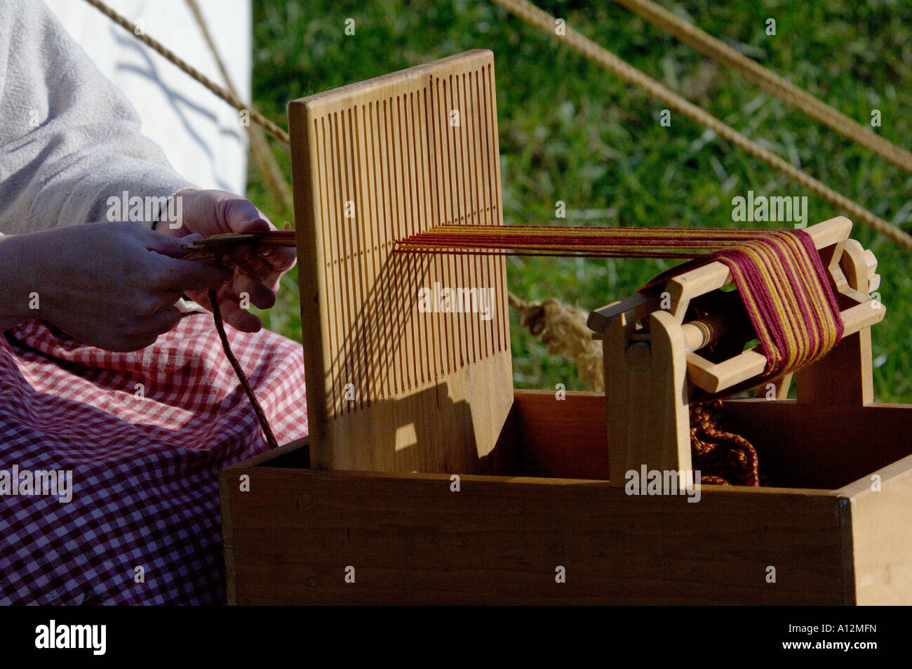 Colonial weaving 1700s hi-res stock photography and images - Alamy
