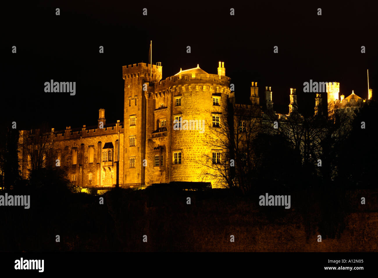 Kilkenny castle illuminated night in hi-res stock photography and ...