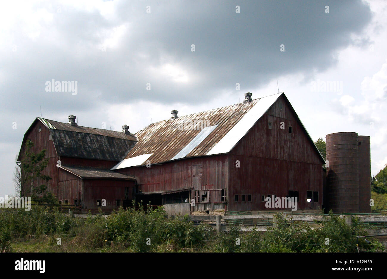 old cattle barn Stock Photo: 3304792 - Alamy