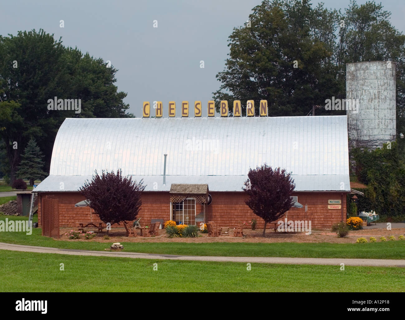 Old barn coverted to store Stock Photo - Alamy