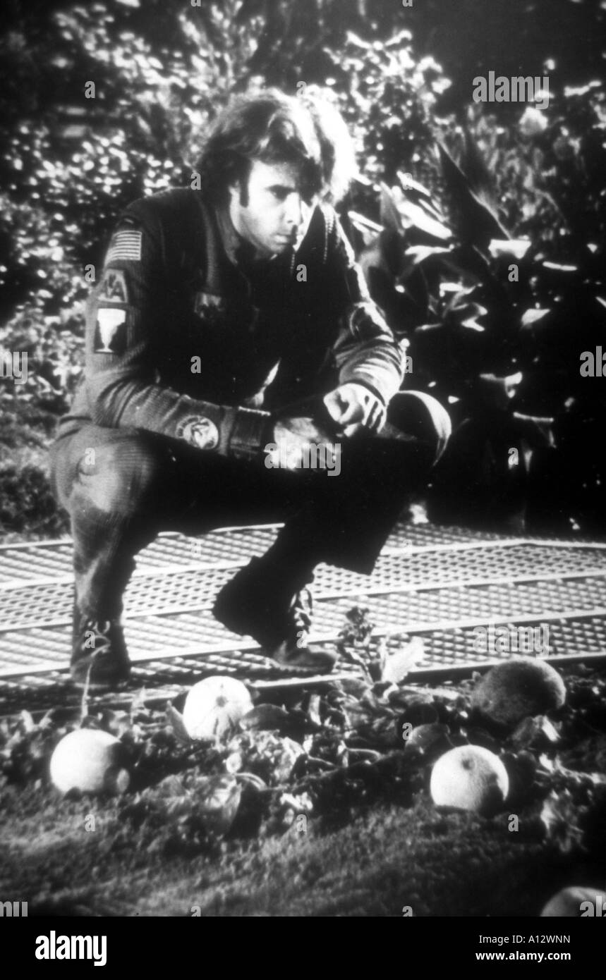 Bruce dern silent running hi-res stock photography and images - Alamy