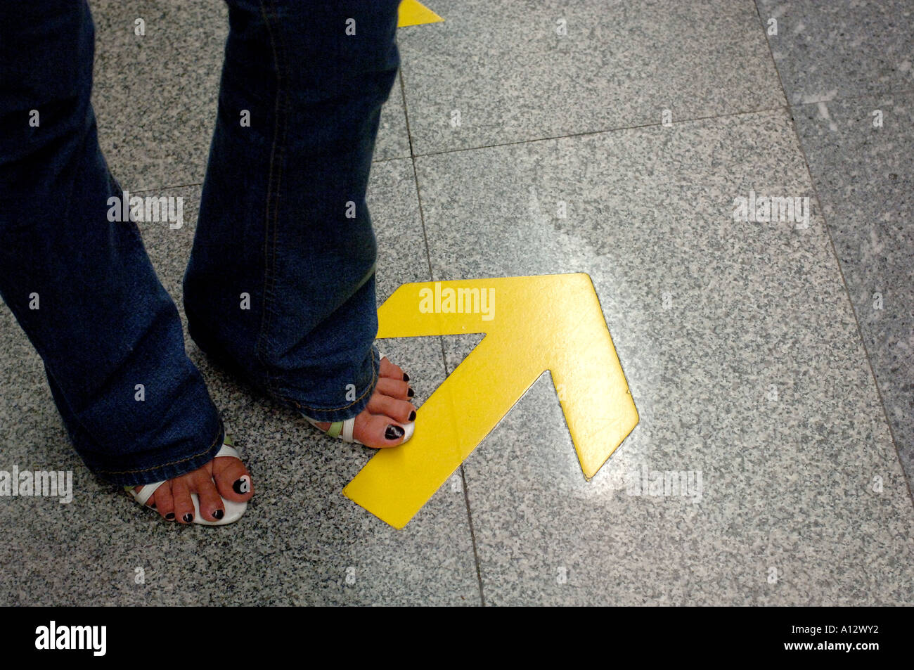 Bangkok mrt sign hi-res stock photography and images - Alamy