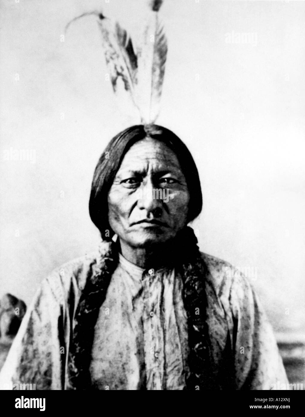 Sitting bull hi-res stock photography and images - Alamy