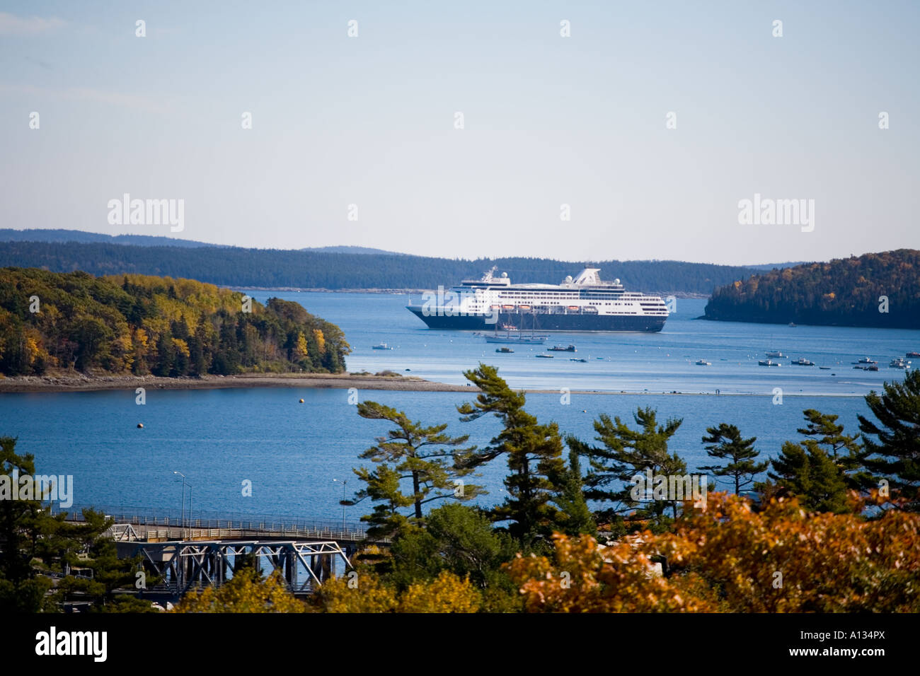 New england fall foliage cruise hi-res stock photography and images - Alamy