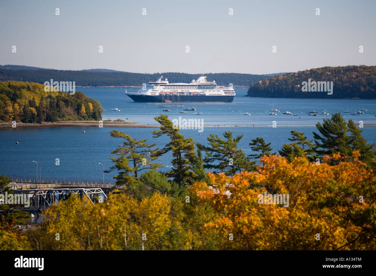 Fall Foliage Cruise High Resolution Stock Photography and Images - Alamy