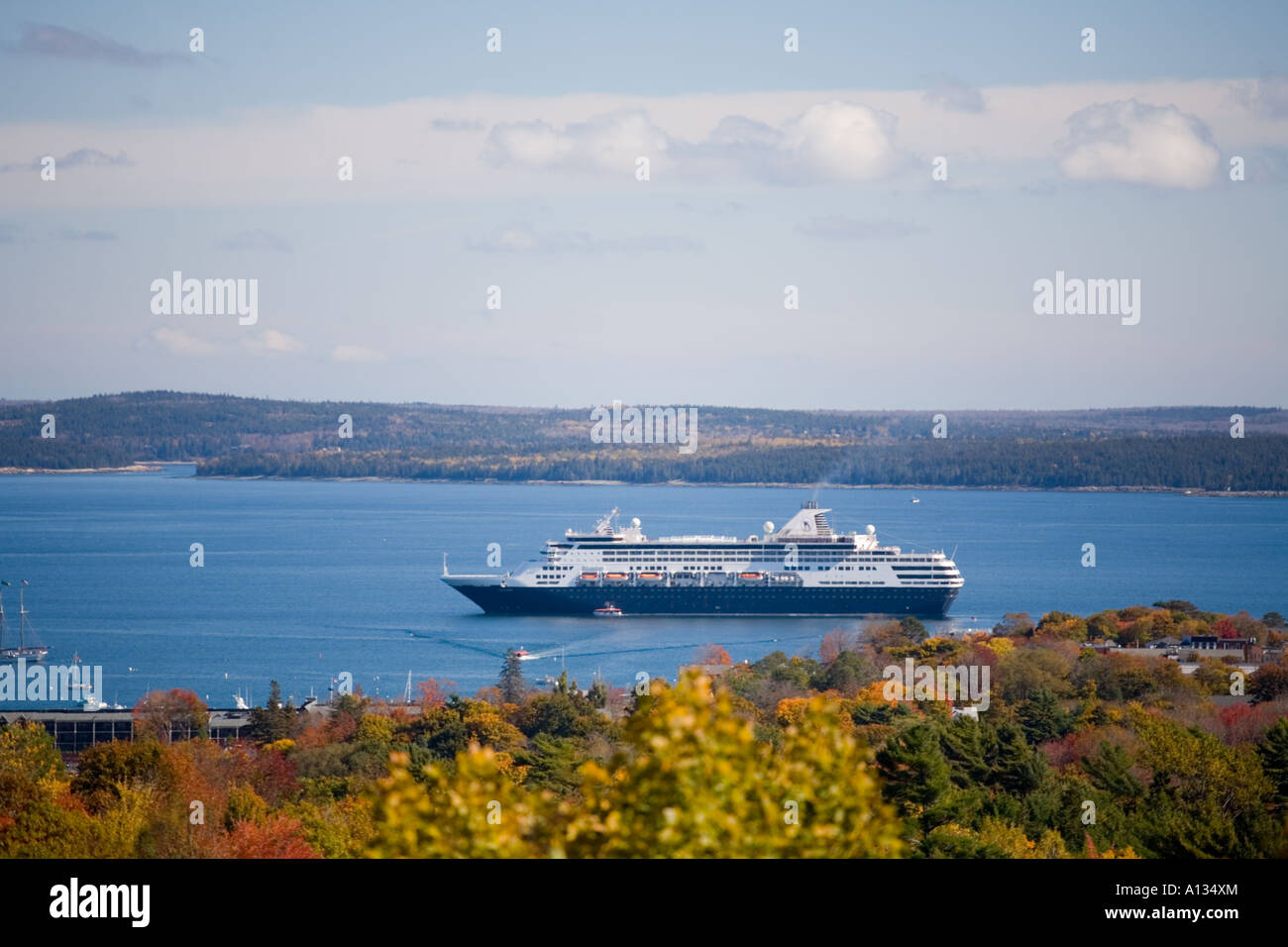 Cruise ship in Fall Foliage Stock Photo - Alamy