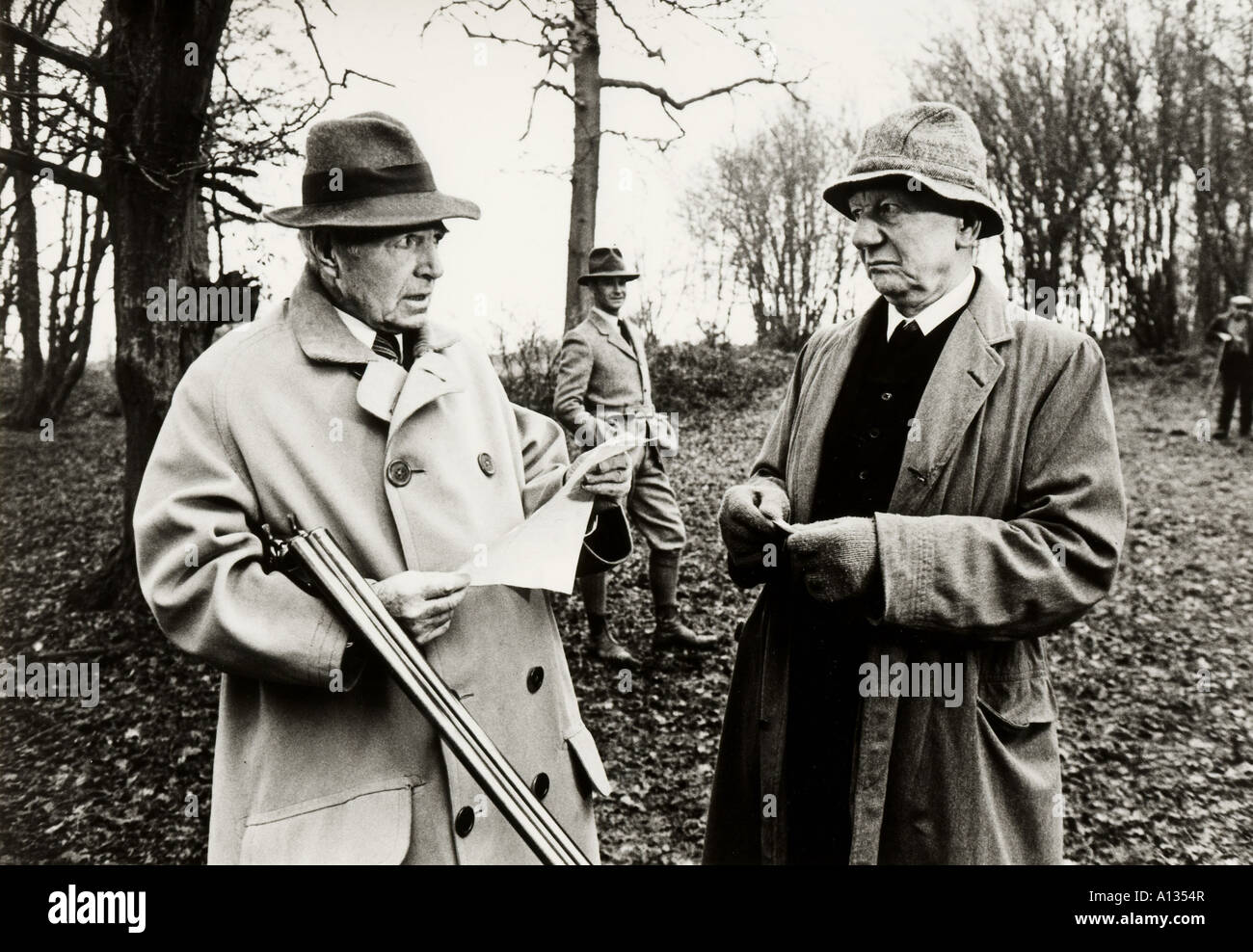 The shooting party 1984 Alan Bridges James Mason Sir John Gielgud Stock ...