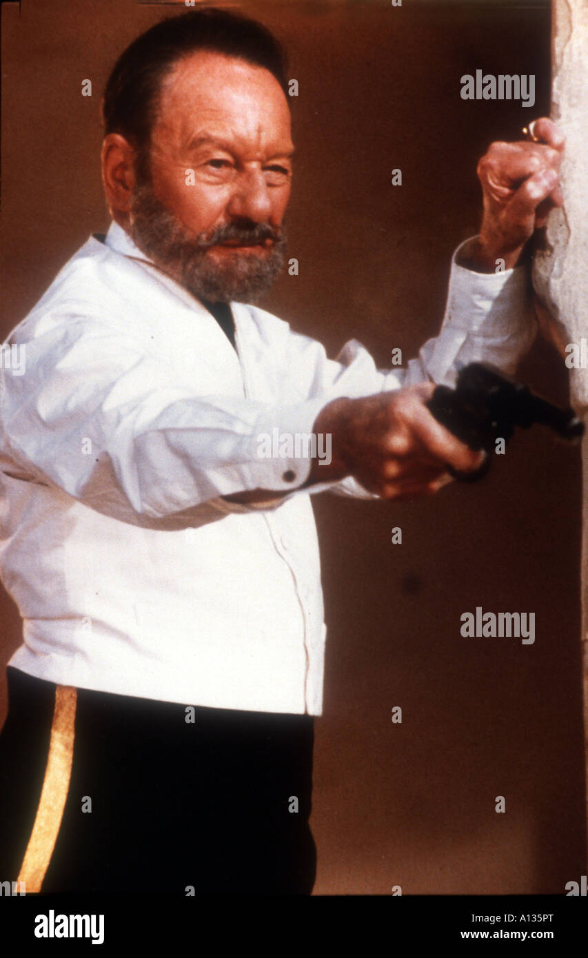 The far pavillons 1984 Peter Duffell Sir John Gielgud Stock Photo - Alamy