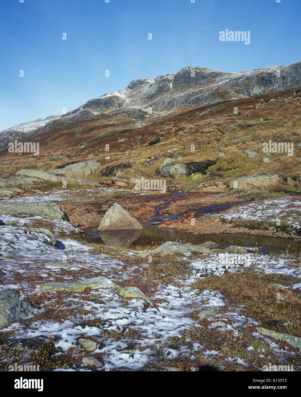 Norway norge jotunheimen national parc gjendesheim mountain river ...