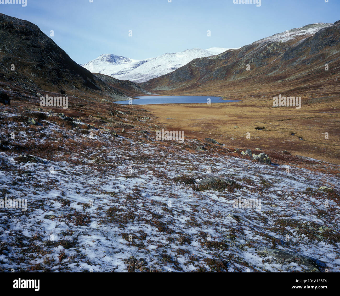 Norway norge jotunheimen national parc gjendesheim mountain lake ...