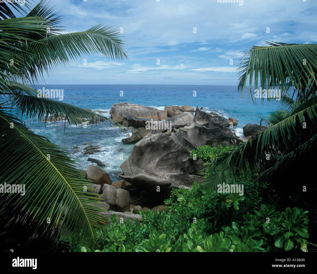 natural paterns seychelles sea landscapes la digue Stock Photo - Alamy