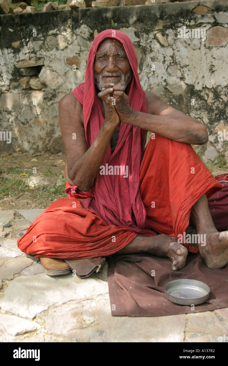 Beggar india hi-res stock photography and images - Alamy