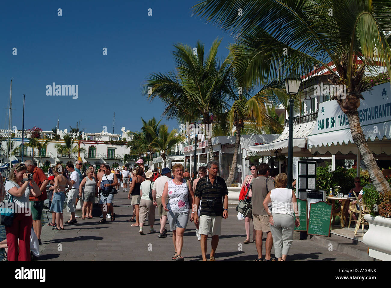 Puerto mogan market hi-res stock photography and images - Alamy