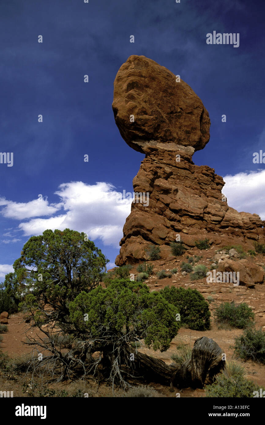 balanced rock in arches national park Stock Photo - Alamy