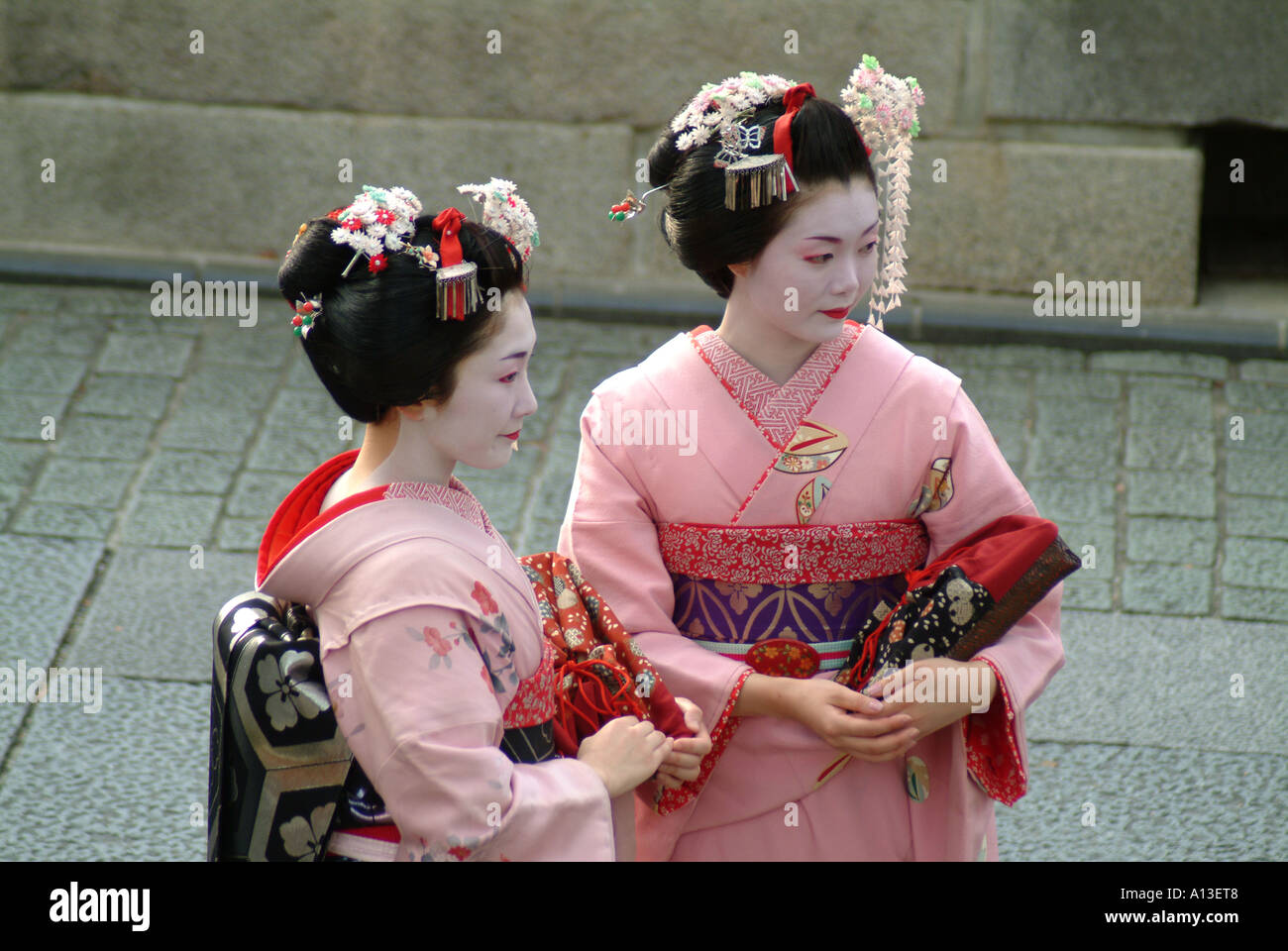 Maiko (apprentice geisha) Kyoto Japan Stock Photo - Alamy