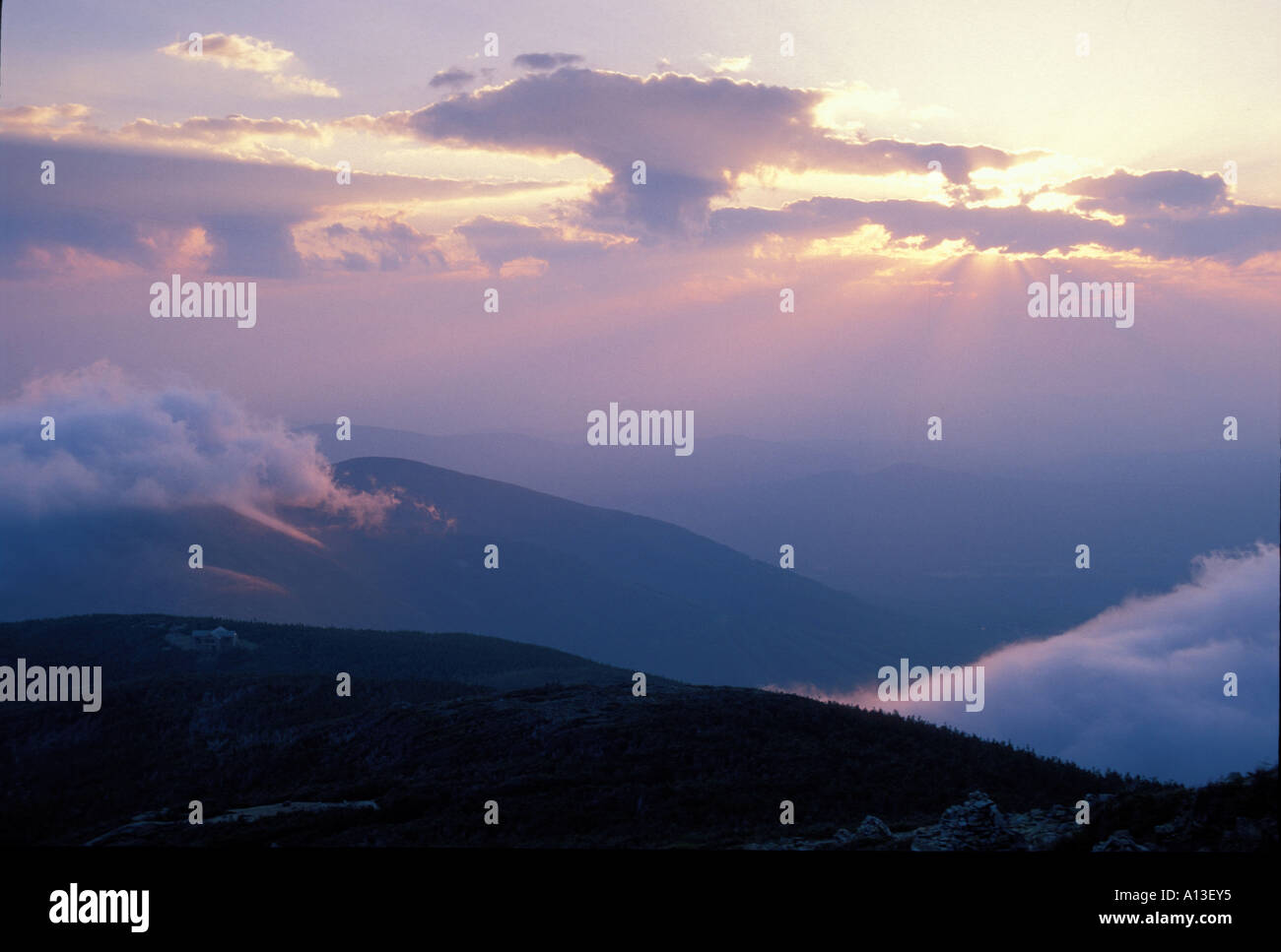AMC Huts White Mountain NF God rays Sunset Greenleaf Hut Mt Lafayette ...