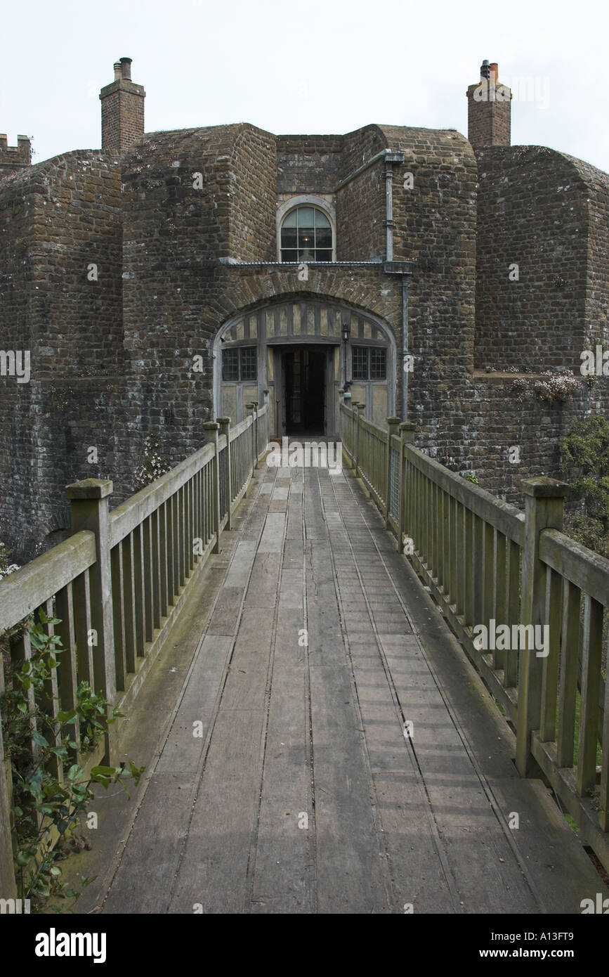 Walmer bridge hi-res stock photography and images - Alamy