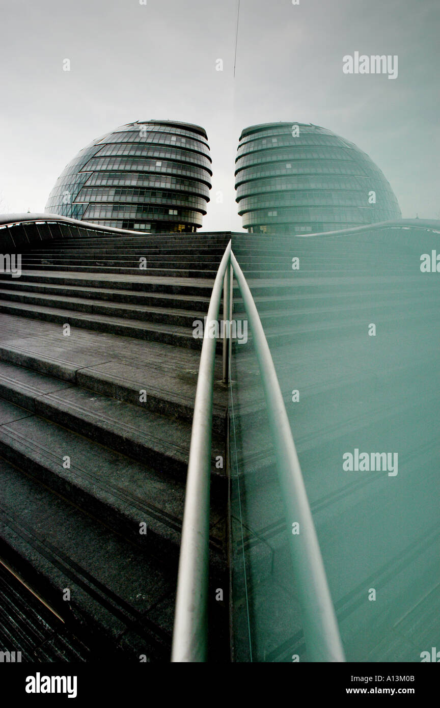 LONDON ENGLAND CITY HALL HOME OF THE MAYOR OF LONDON 2005 Stock Photo ...
