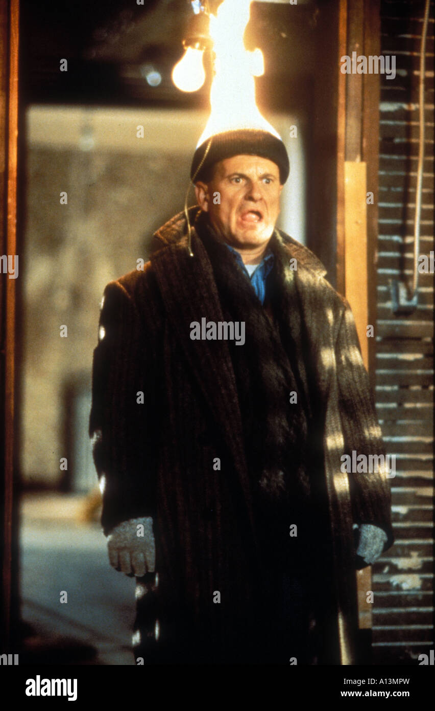 Joe Pesci Home Alone High Resolution Stock Photography and Images - Alamy