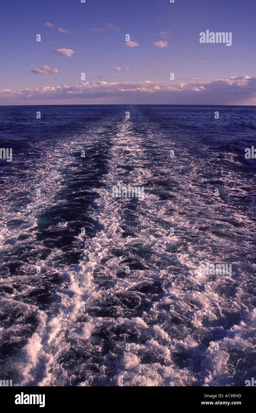 Foamy wake hi-res stock photography and images - Alamy