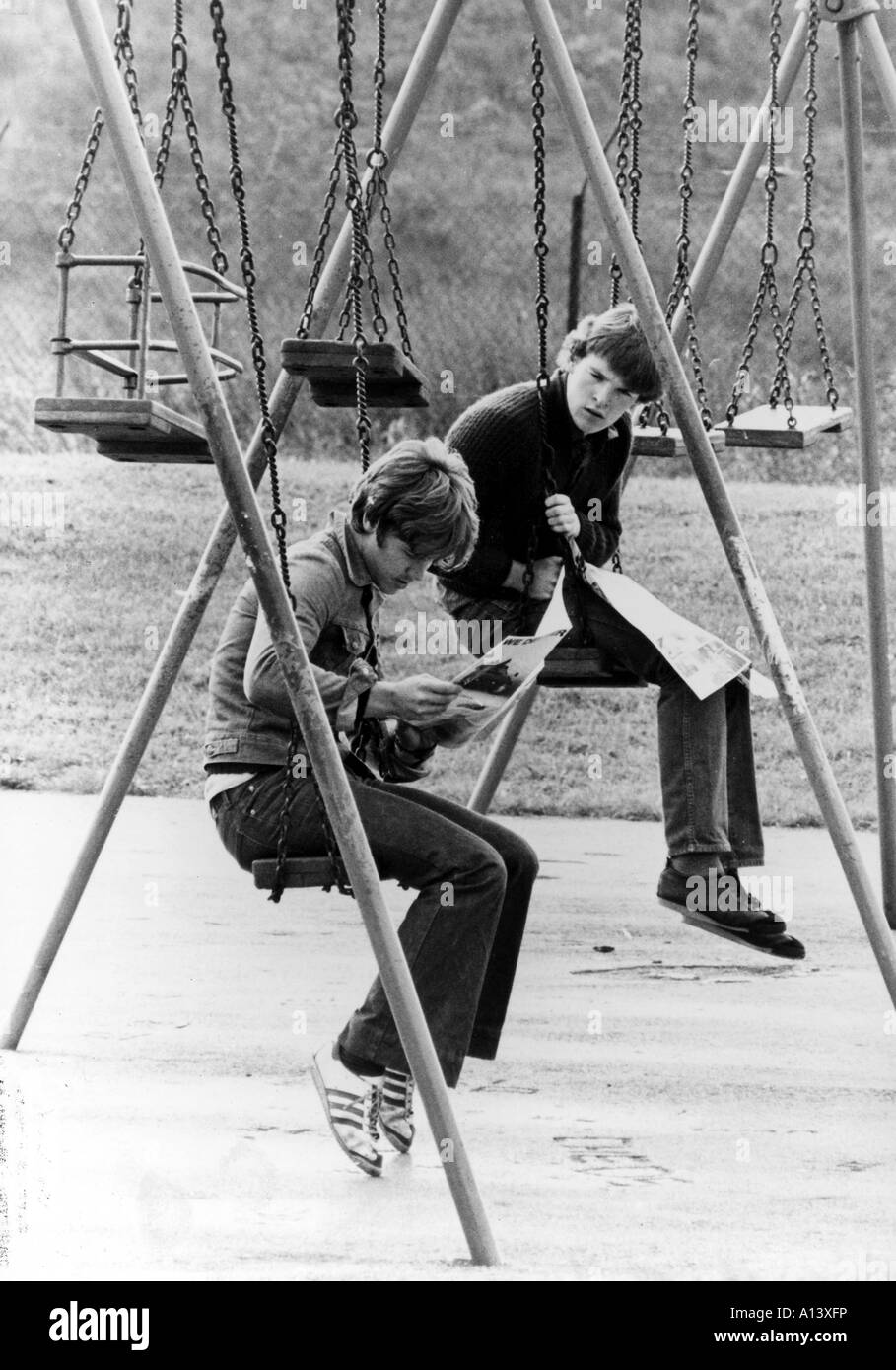 Looks And Smiles Year 1981 Director Ken Loach Tony Pitts Graham Green ...