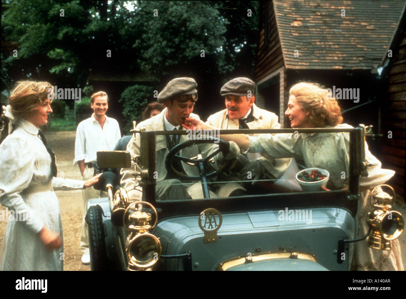 Howards End Year 1992 Director James Ivory Anthony Hopkins Vanessa ...