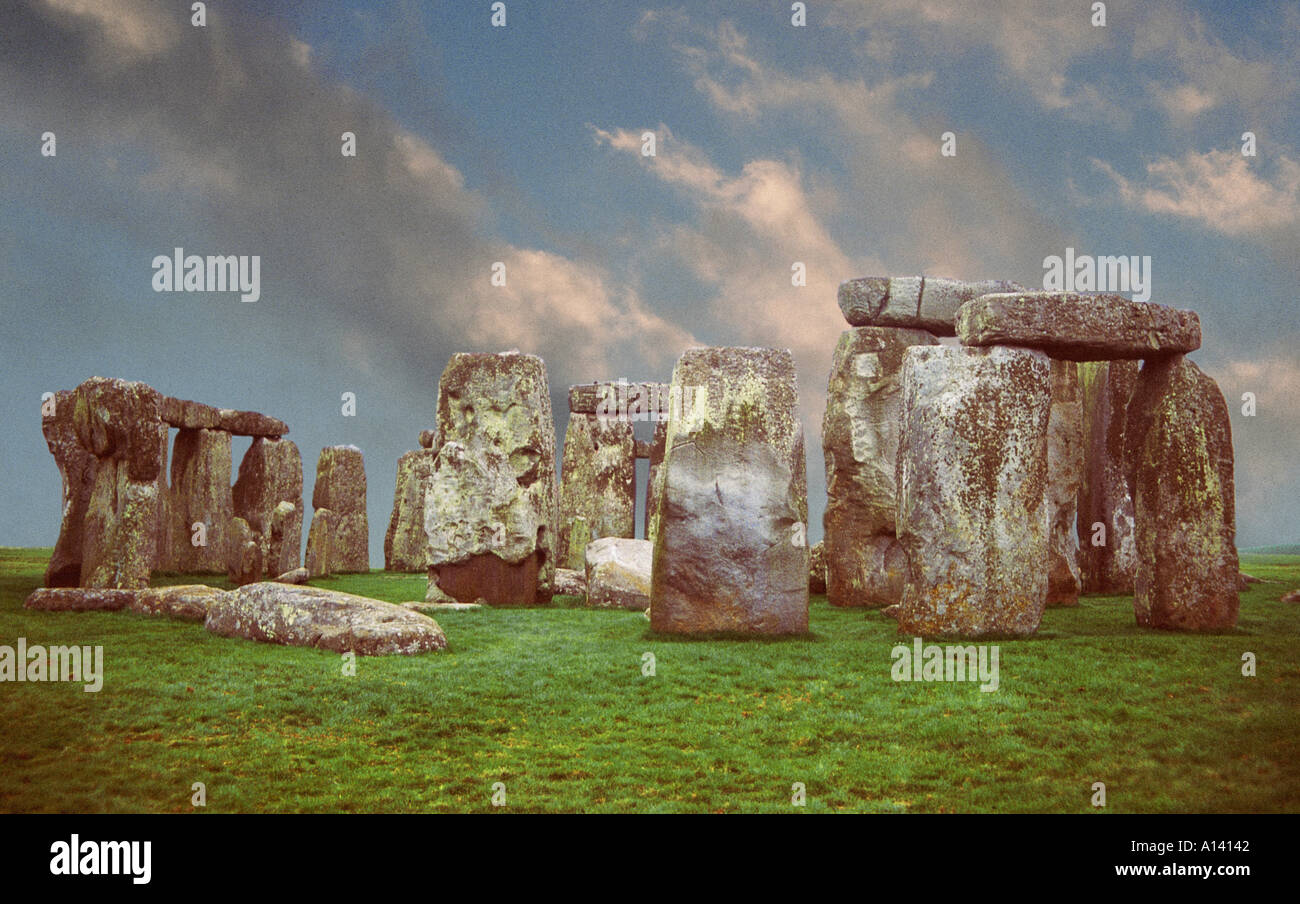 Stonehenge pagan ceremony hi-res stock photography and images - Alamy