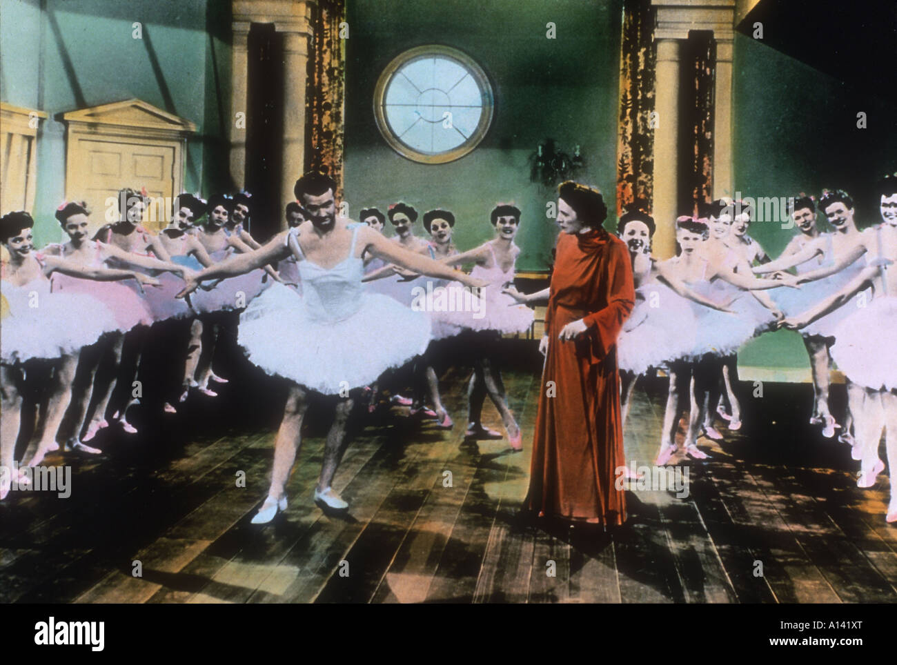 Bathing beauty 1944 hi-res stock photography and images - Alamy