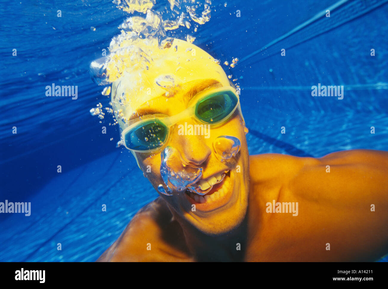 Male swimmer underwater swimsuit hi-res stock photography and images ...
