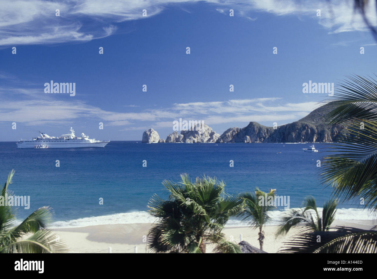 Desert cliffs baja hi-res stock photography and images - Alamy