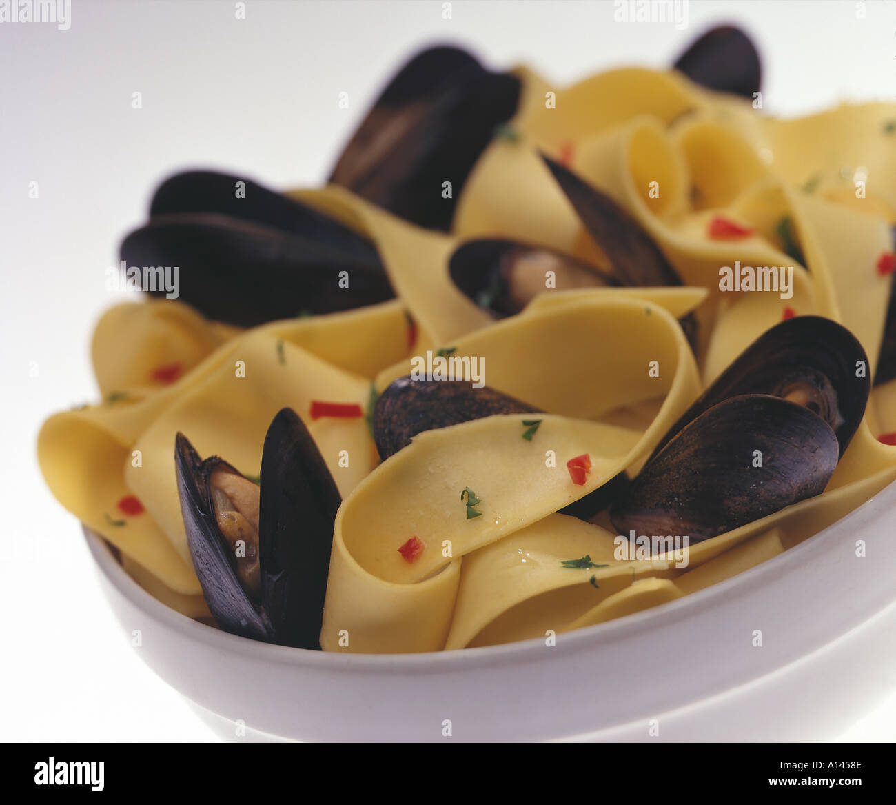 MUSSELS WITH PASTA Stock Photo - Alamy