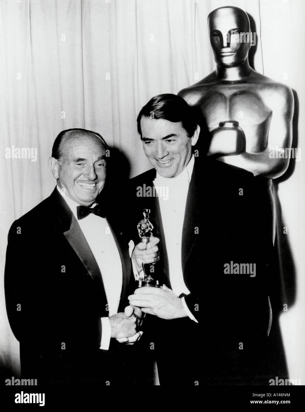 Gregory Peck Actor At the 1963 Oscar awards Stock Photo - Alamy