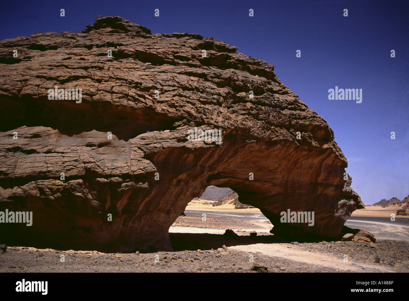 Libya desert mountains hi-res stock photography and images - Alamy