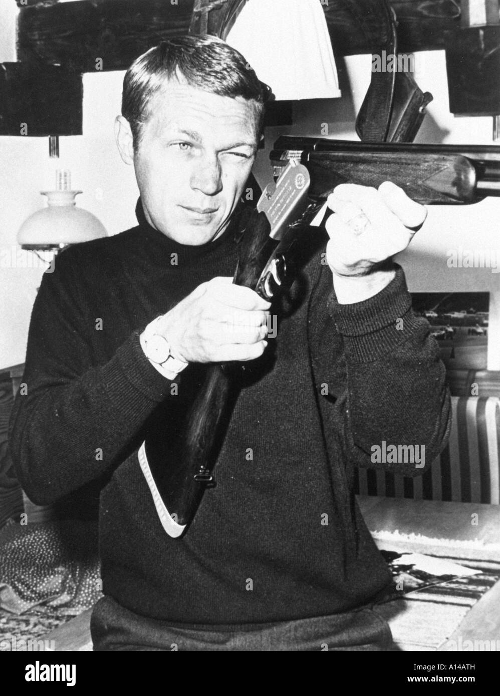 Steve mcqueen actor portrait hi-res stock photography and images - Alamy