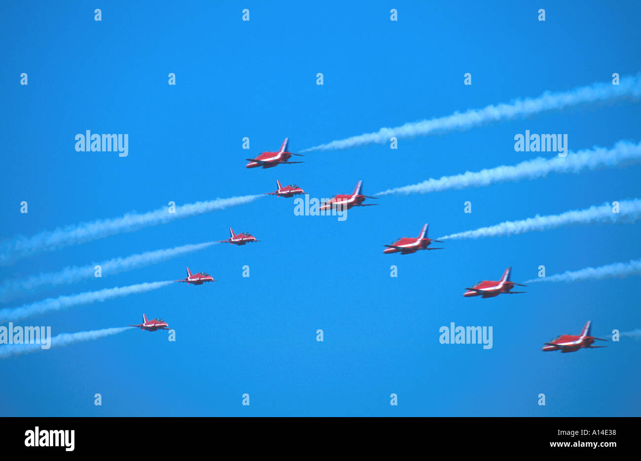 Flying arrow hi-res stock photography and images - Alamy
