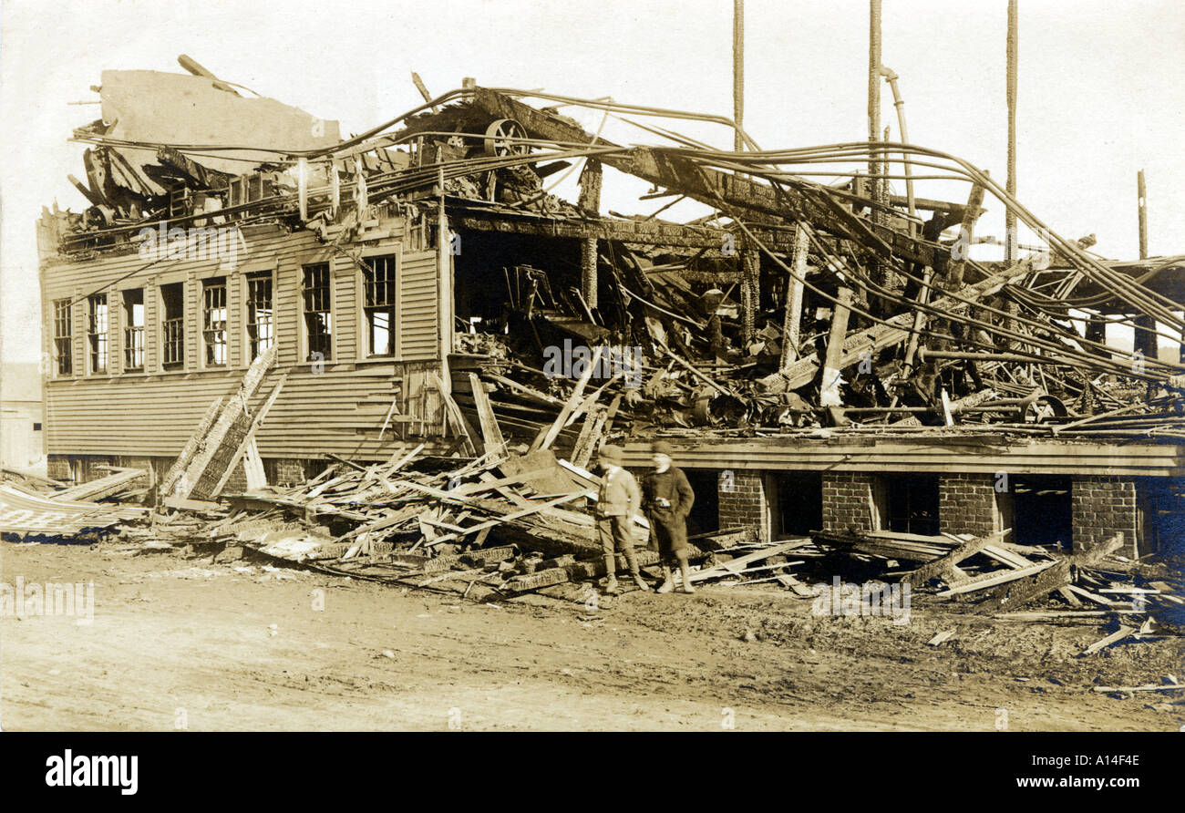 Factory fire 1900s hi-res stock photography and images - Alamy